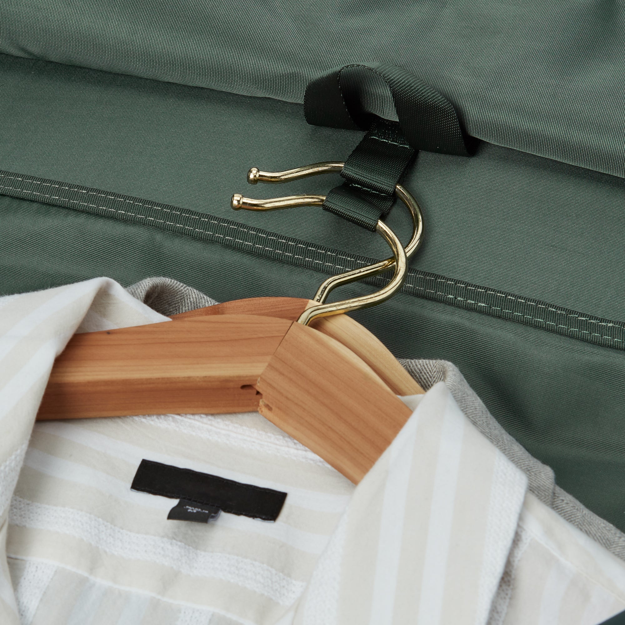 The Premium Garment Duffel 45L – Halfday